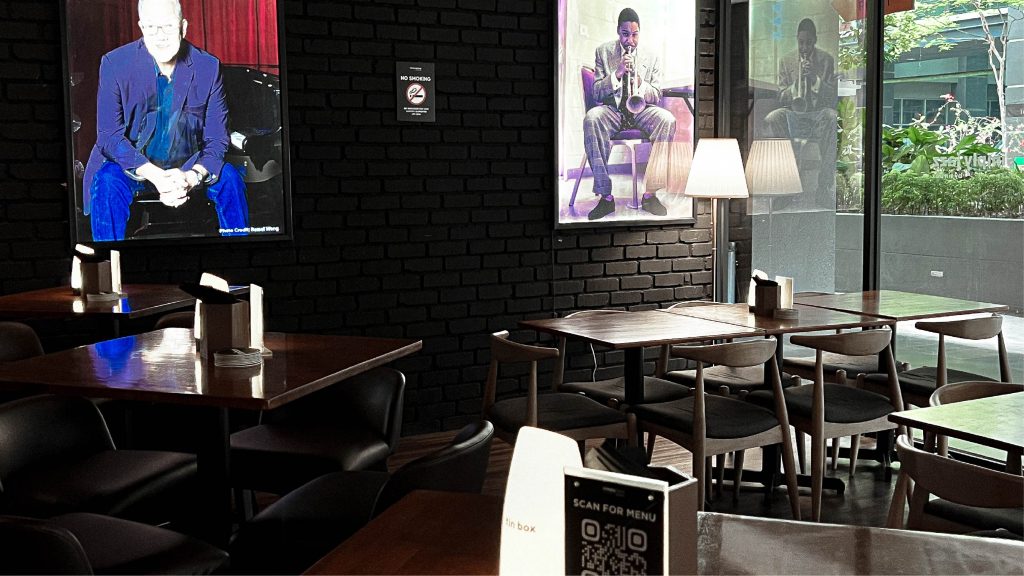 Simply Retro by Tin Box (Temporarily Closed)